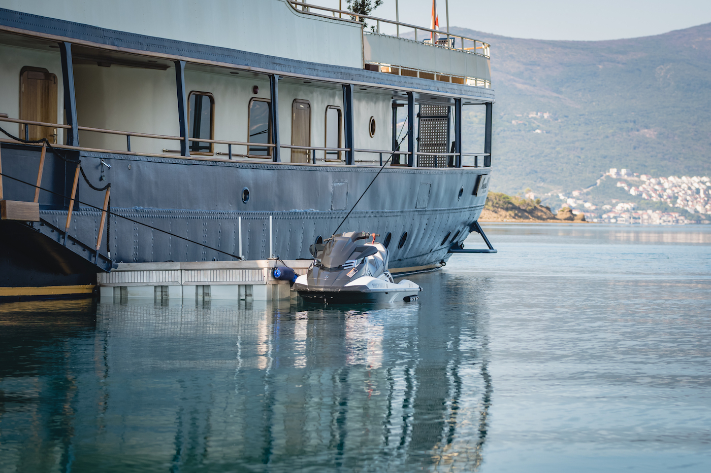 SEAGULL II Yacht Charter Details, Classic Motor Yacht | CHARTERWORLD ...